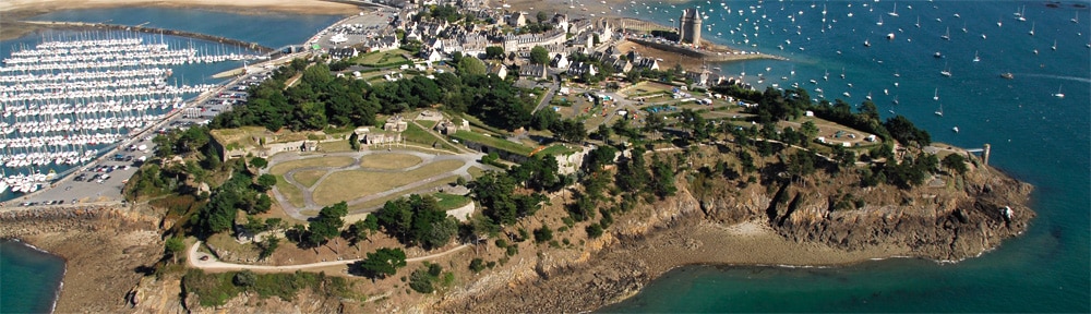 La cité d’Aleth et le mémorial 39-45 - Destination Saint-Malo